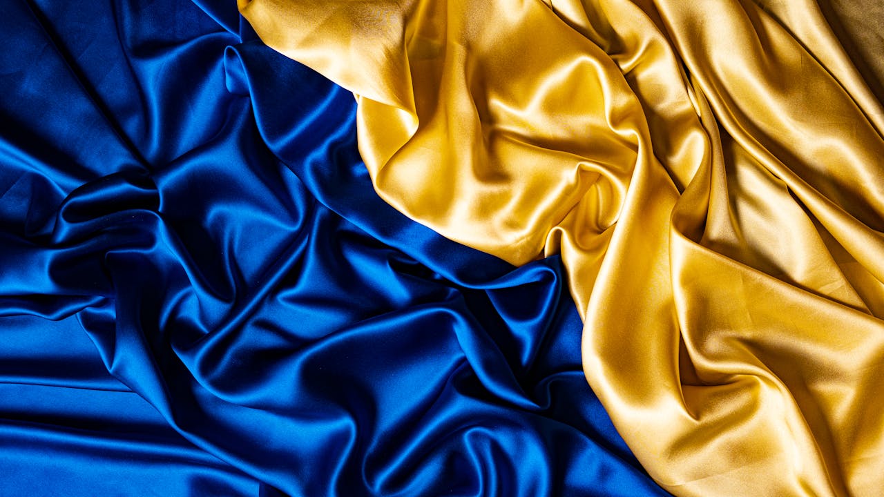 Types of Silk Fabric: A Guide to Luxurious Textiles – Fabloein